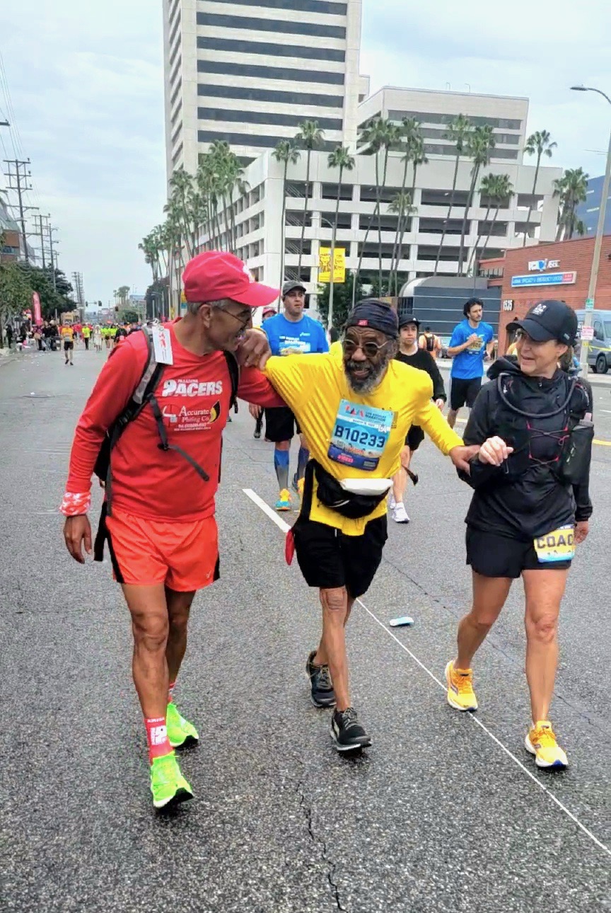 Corredor de Legado de Sylmar Completa la 38ª Maratón de Los Ángeles y ...
