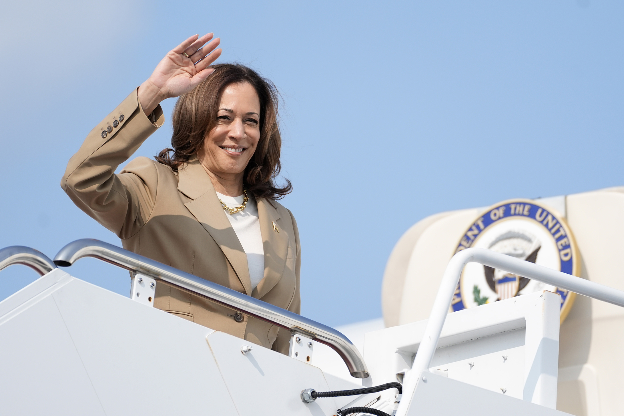 Harris is Calibrating her Policy Pitch for Going to Battle with Trump ...