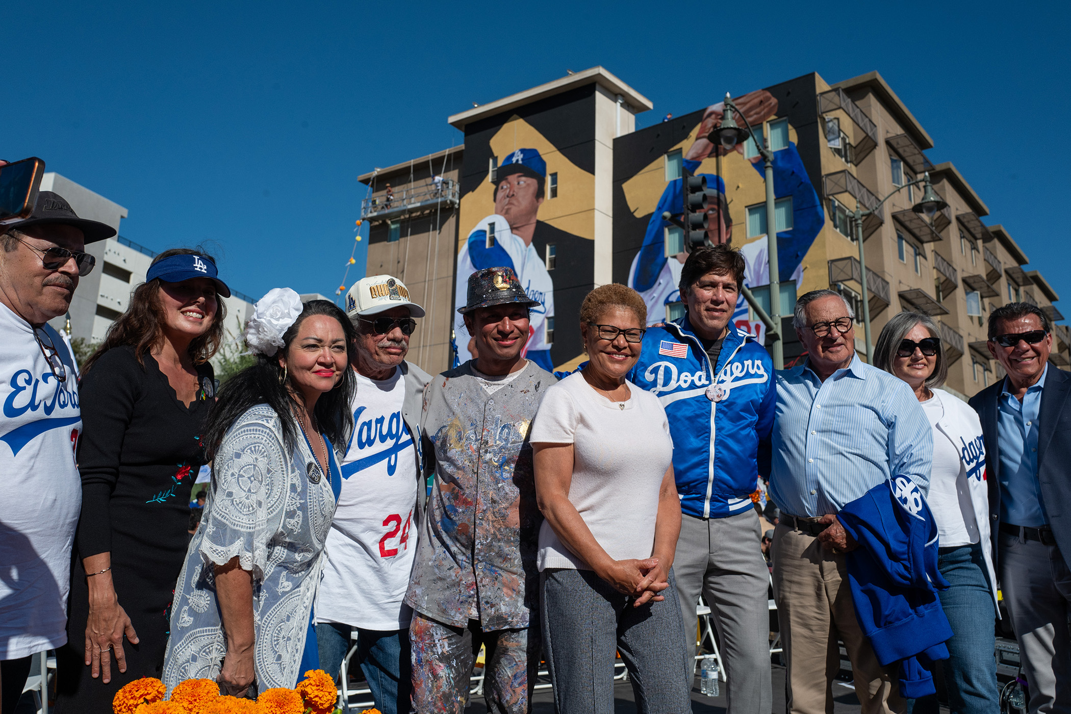 Mural en Honor del Fallecido Fernando Valenzuela Inaugurado en Boyle ...