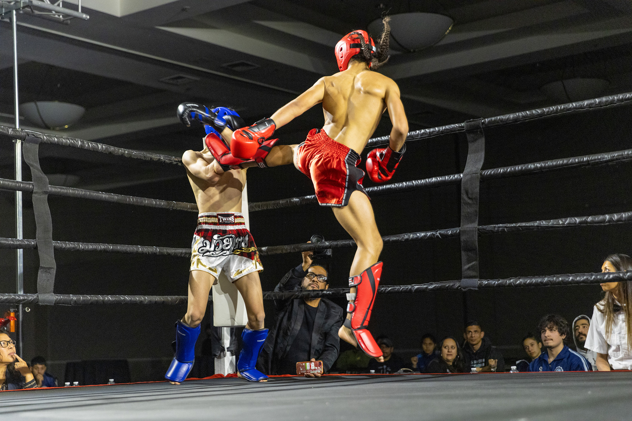 Campeón Juvenil de Kickboxing del Valle de San Fernando Logra Otra ...